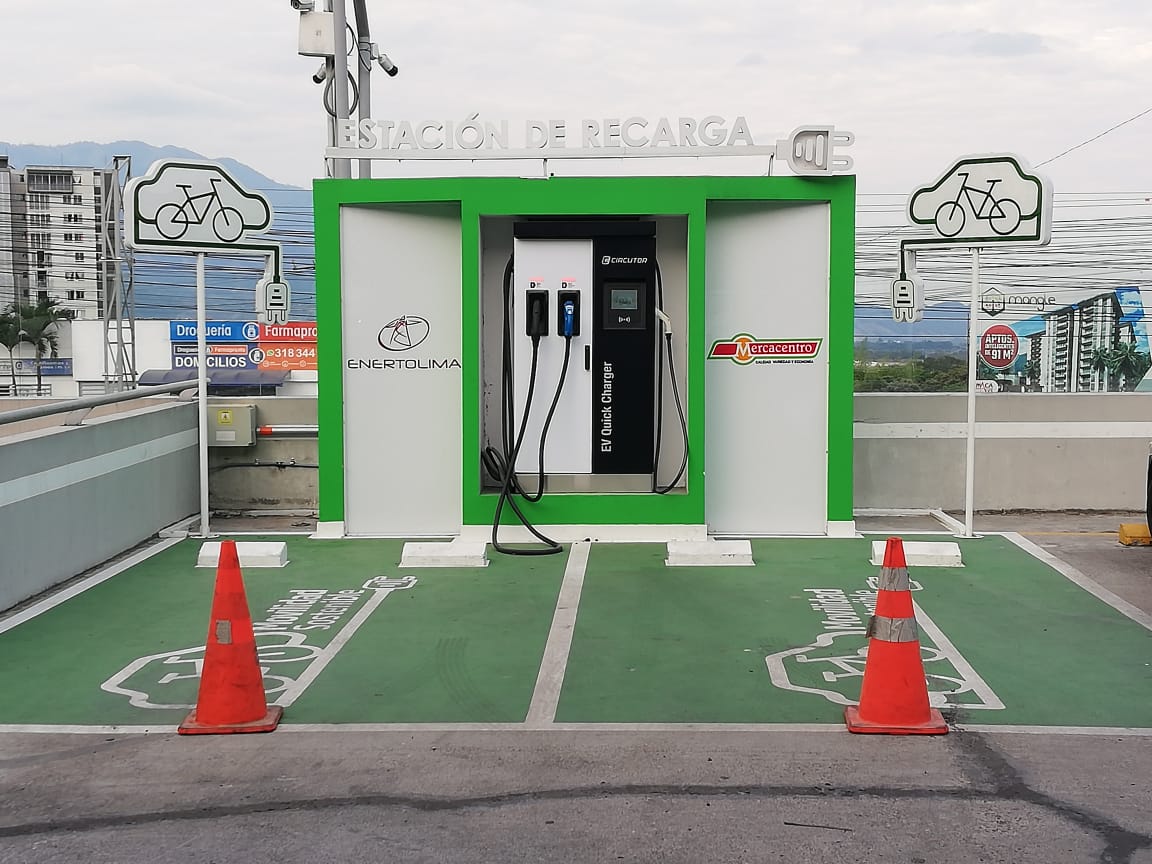 Estaciones de Carga para Vehículos Eléctricos Estaciones de Carga para Vehículos Eléctricos